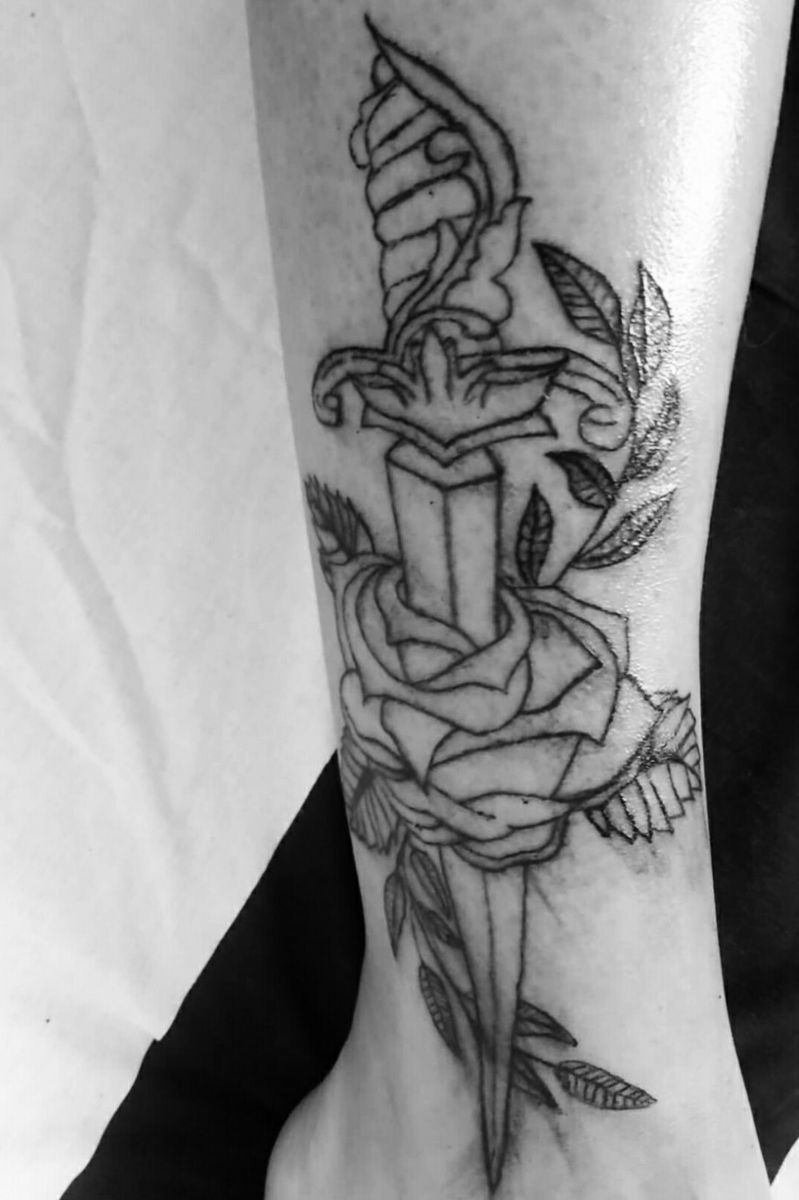 Tattoo uploaded by Nicoleta Andreea • Fresh Outline - Rose & Dagger ...
