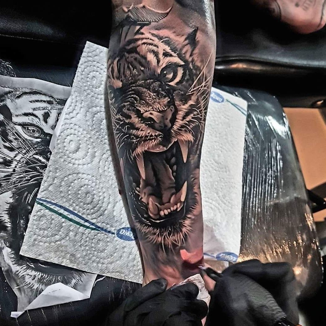 Tattoo uploaded by Ionut Hasha • Tattoodo