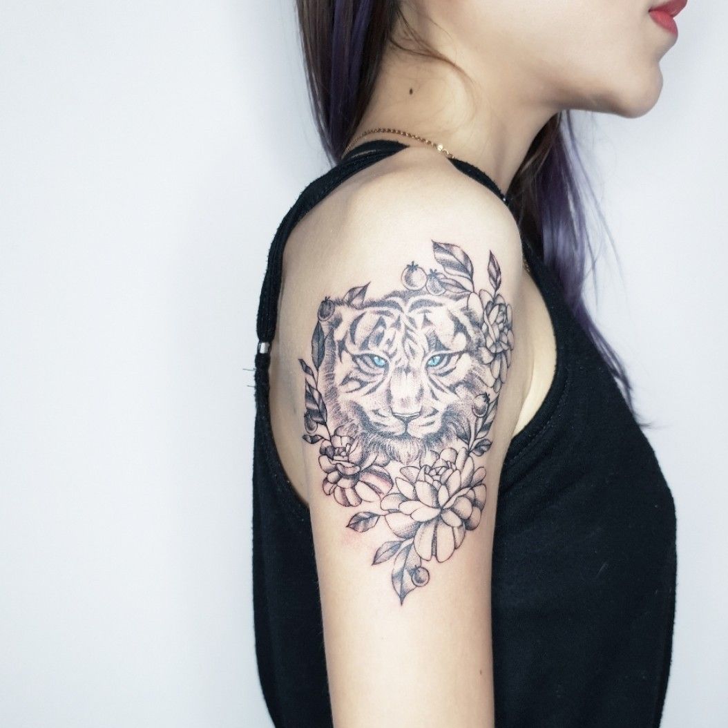Tattoo uploaded by Sherry Tattoo • Tattoodo