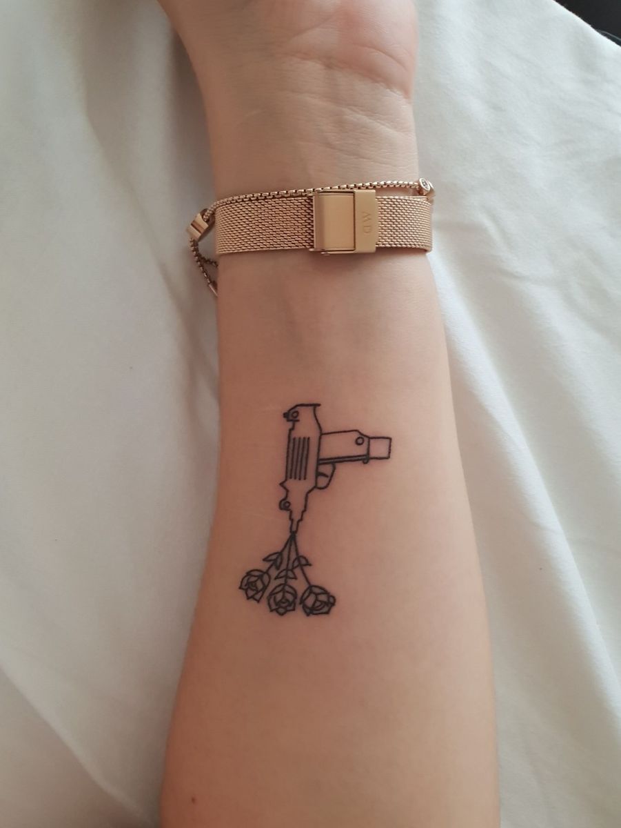 Tattoo uploaded by Emeline Tassisto • L'épine même est agréable quand ...