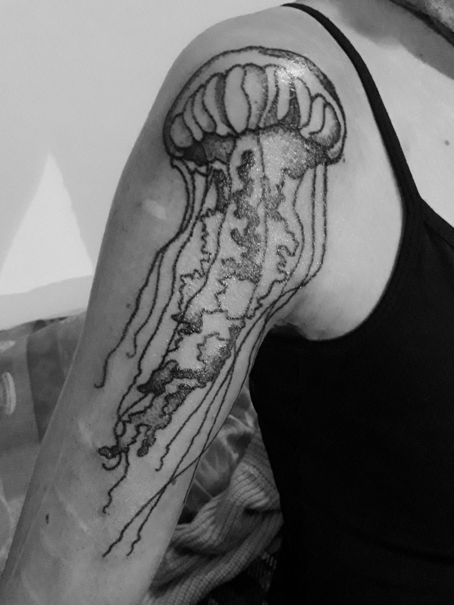 Tattoo uploaded by Amanda Karoline Ribeiro • Jellyfish • Tattoodo