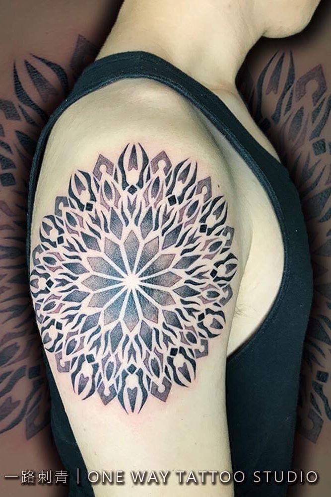 Tattoo uploaded by 一路刺青-oneway tattoo studio taiwan • Tattoodo