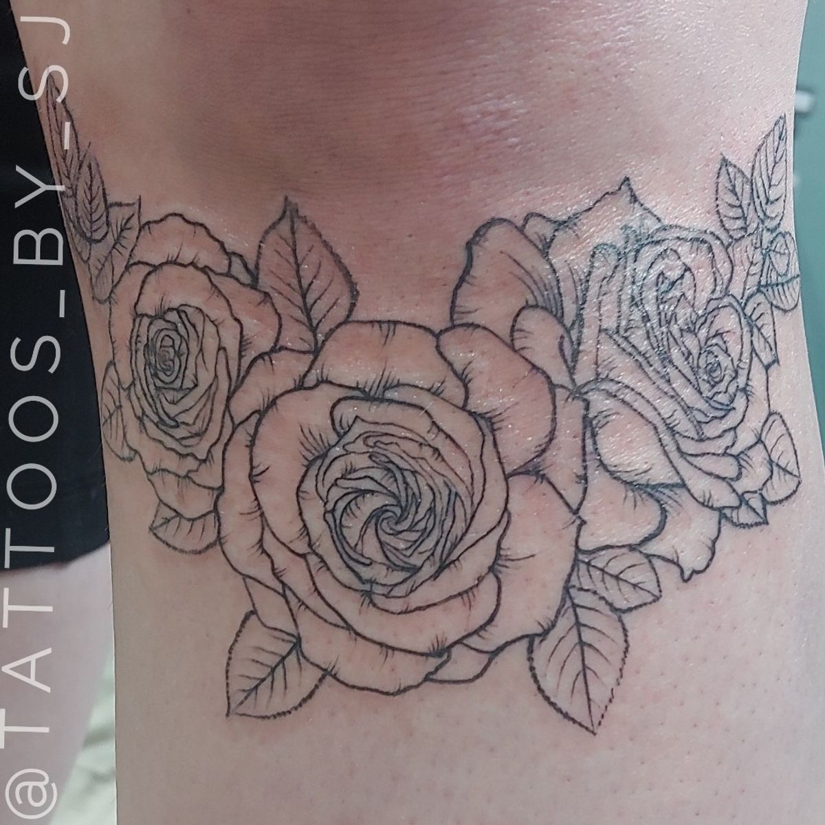 Tattoo uploaded by AZSJ • Line work roses • Tattoodo