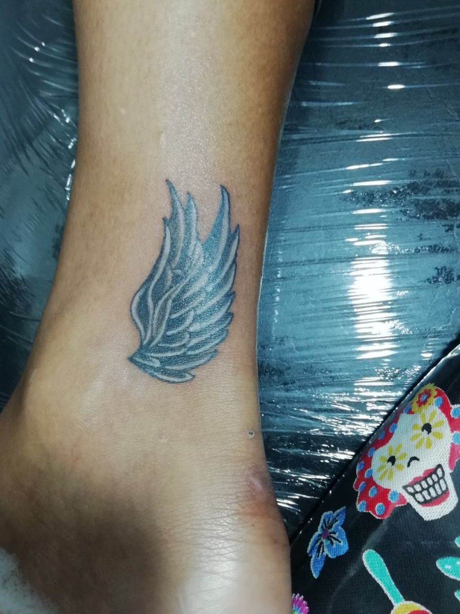 Tattoo uploaded by Veronica Beldi • Tattoo alitas • Tattoodo