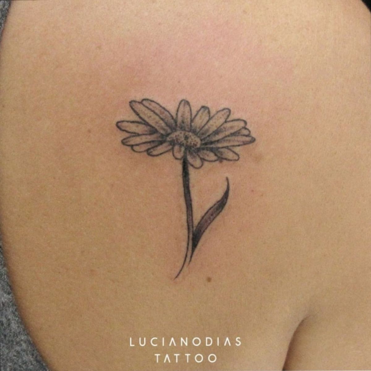 Tattoo uploaded by Luciano Dias • Blackwork daisy. #blackwork #daisy #flower #floral • Tattoodo