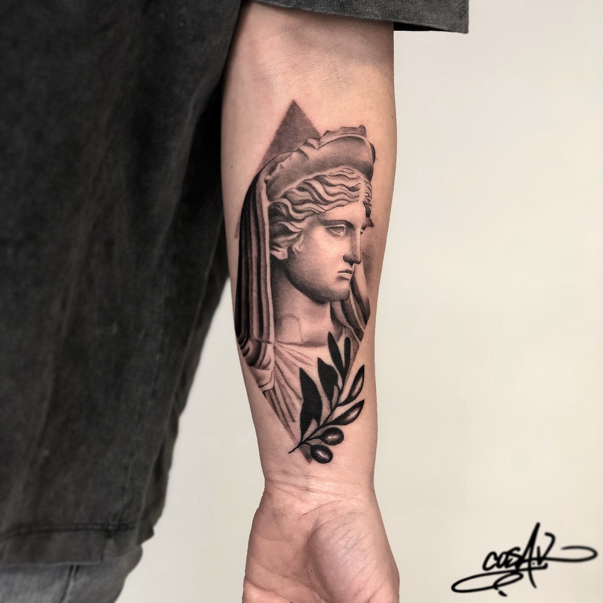 Tattoo uploaded by Fran Castro "Cosa.v" • Tattoodo