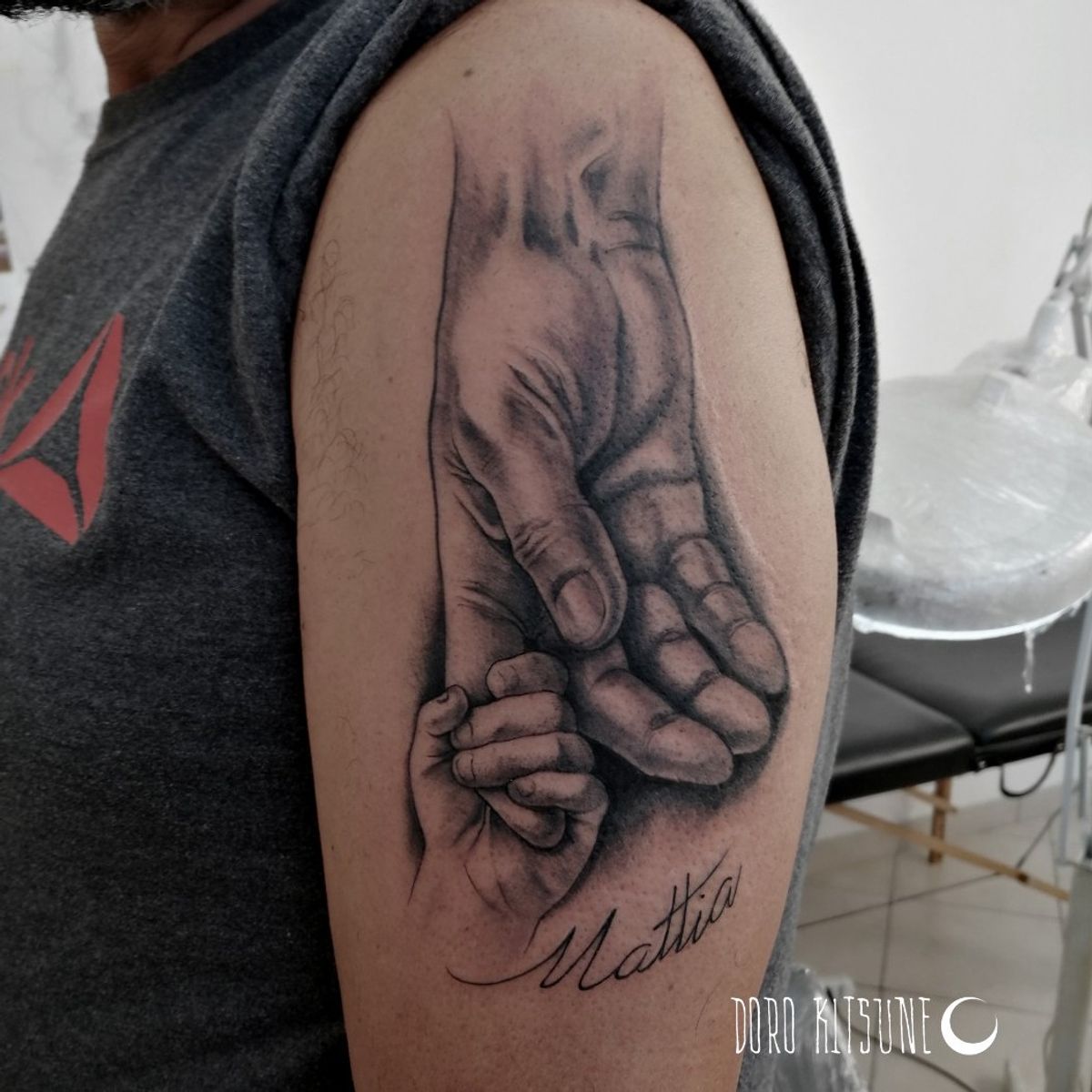 Tattoo uploaded by Doro Kitstune • Hands father and son, Padre e figlio ...