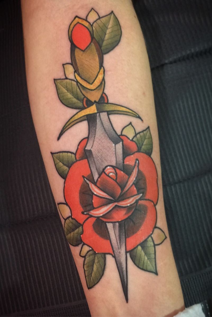 Tattoo uploaded by José • Daga con Rosa neotradicional • Tattoodo
