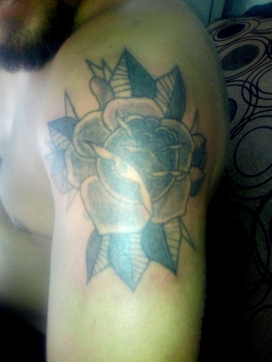 Tattoo uploaded by Ache Erreh Martinez • Cover up Rosa Neo tradicional ...