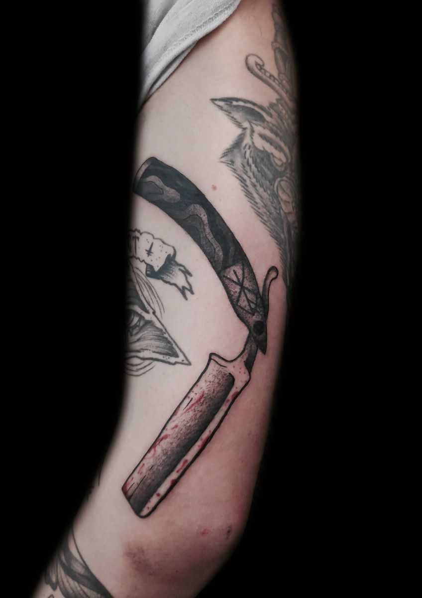 Tattoo uploaded by @rbnrascal • Bloody barber knife • Tattoodo