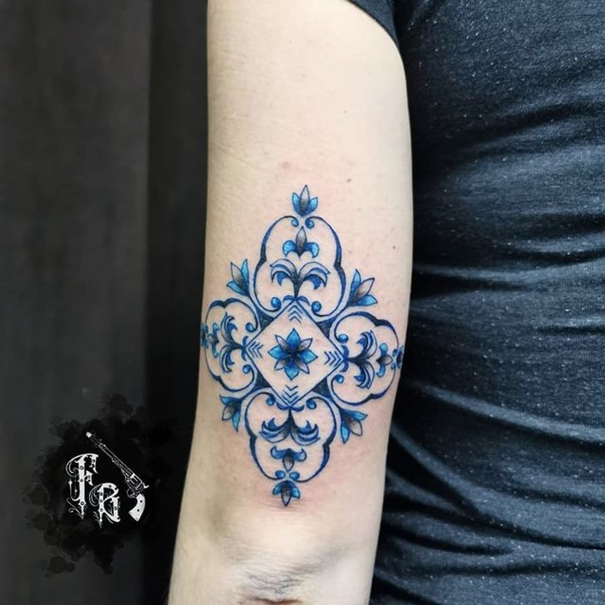 Tattoo uploaded by Fabiano Bernardo • Portuguese Tile (Azulejo) • Tattoodo