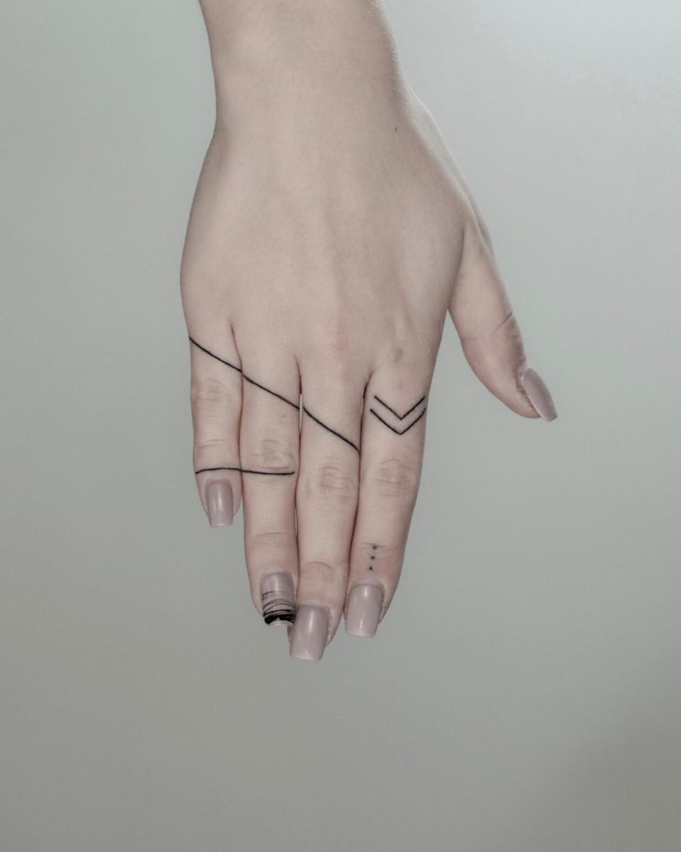 Tattoo uploaded by A Touch Of Ink • Tatuaj alb-negru cu linii pe degete ...