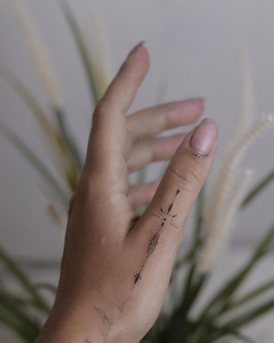 Fine Geometric Finger Pattern by Nika Shvets • Tattoodo