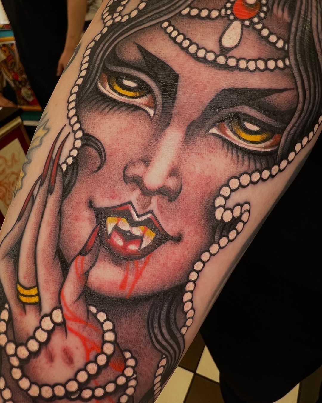 London Neo-Traditional Woman Thigh Tattoo • Tattoodo