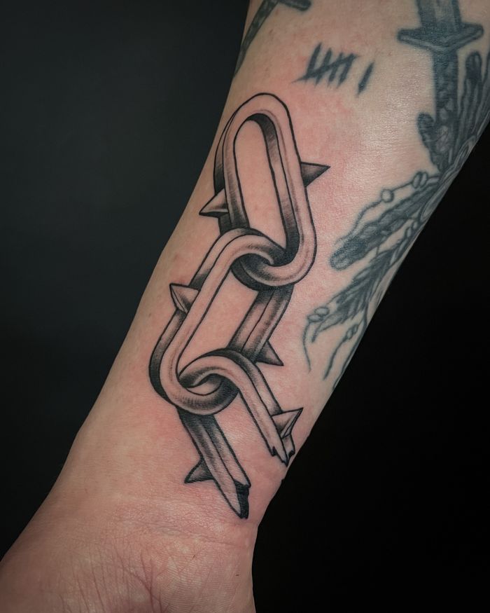 Spiked Chain Links • Tattoodo