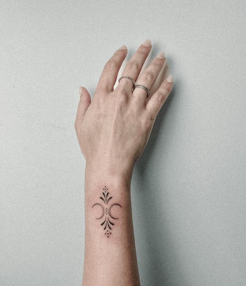 Tattoo uploaded by Eleonora Ink • Tattoodo