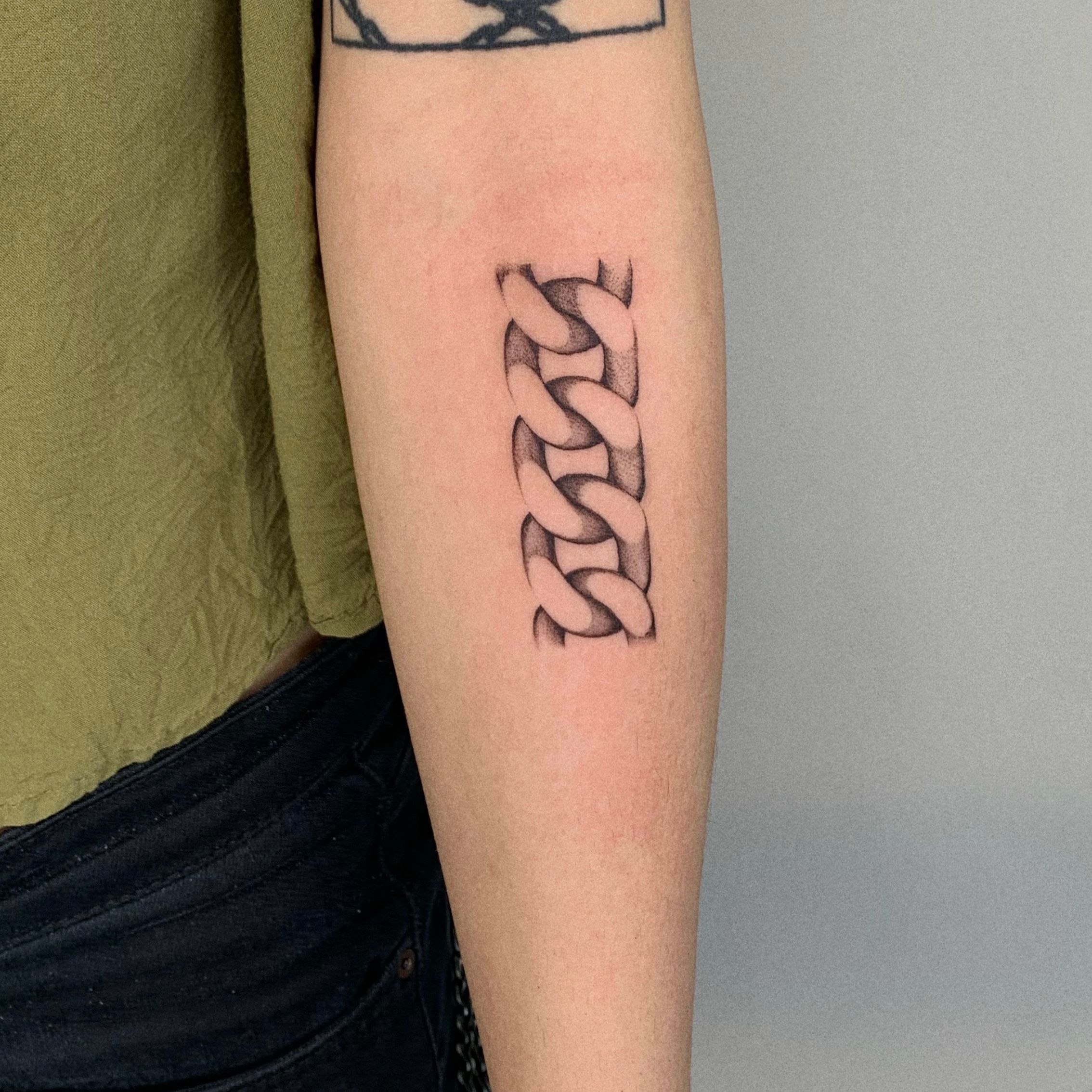 Chain Tattoo • Tattoodo