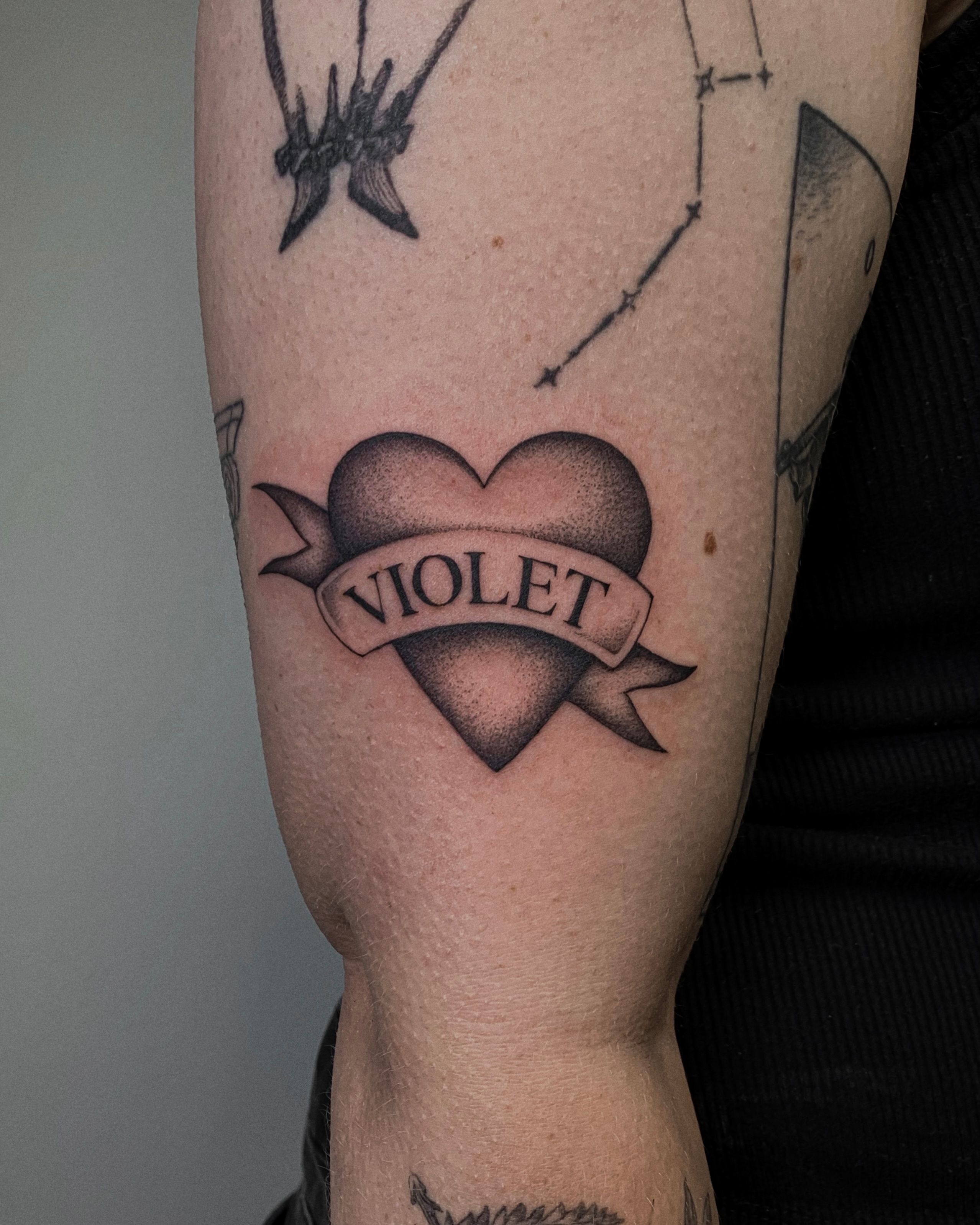 Traditional Heart Name Tattoo • Tattoodo