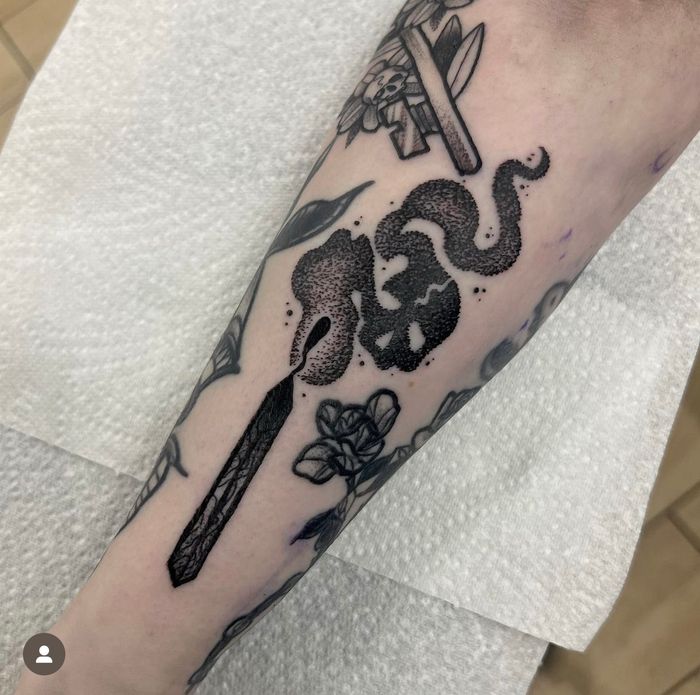 Lit Joint • Tattoodo