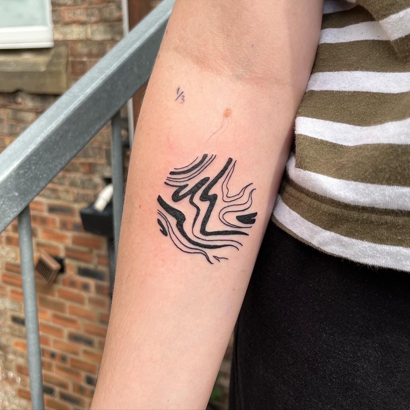 Elegant Circle Flow Tattoo • Tattoodo