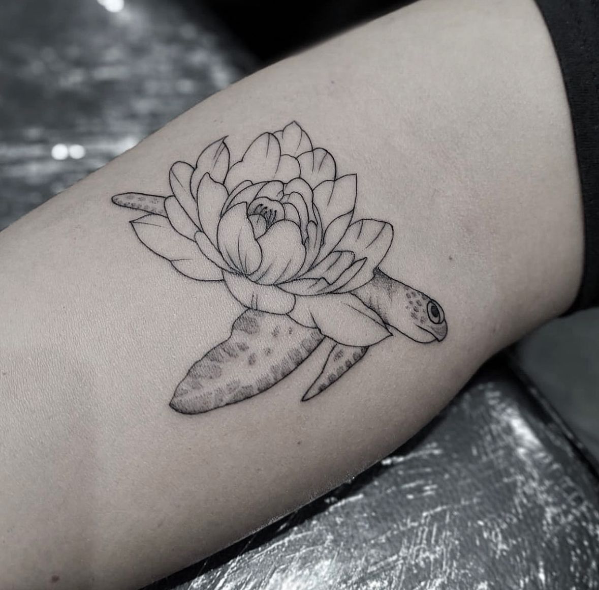 Fine Line Turtle and Flower • Tattoodo