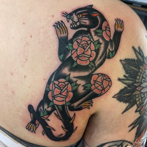 Panther with Roses • Tattoodo