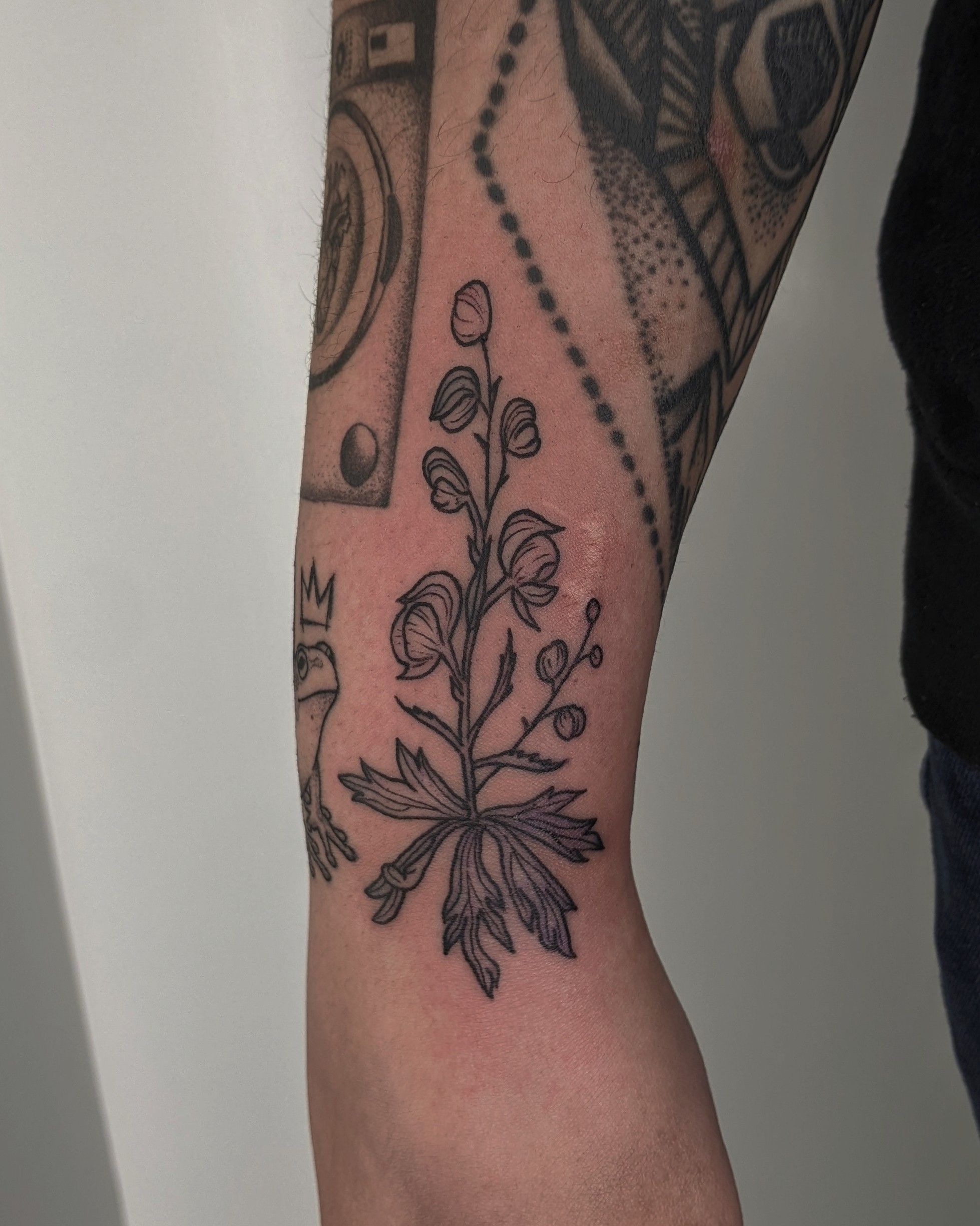 Hand-poked Dotwork Flower by Alien Ink • Tattoodo
