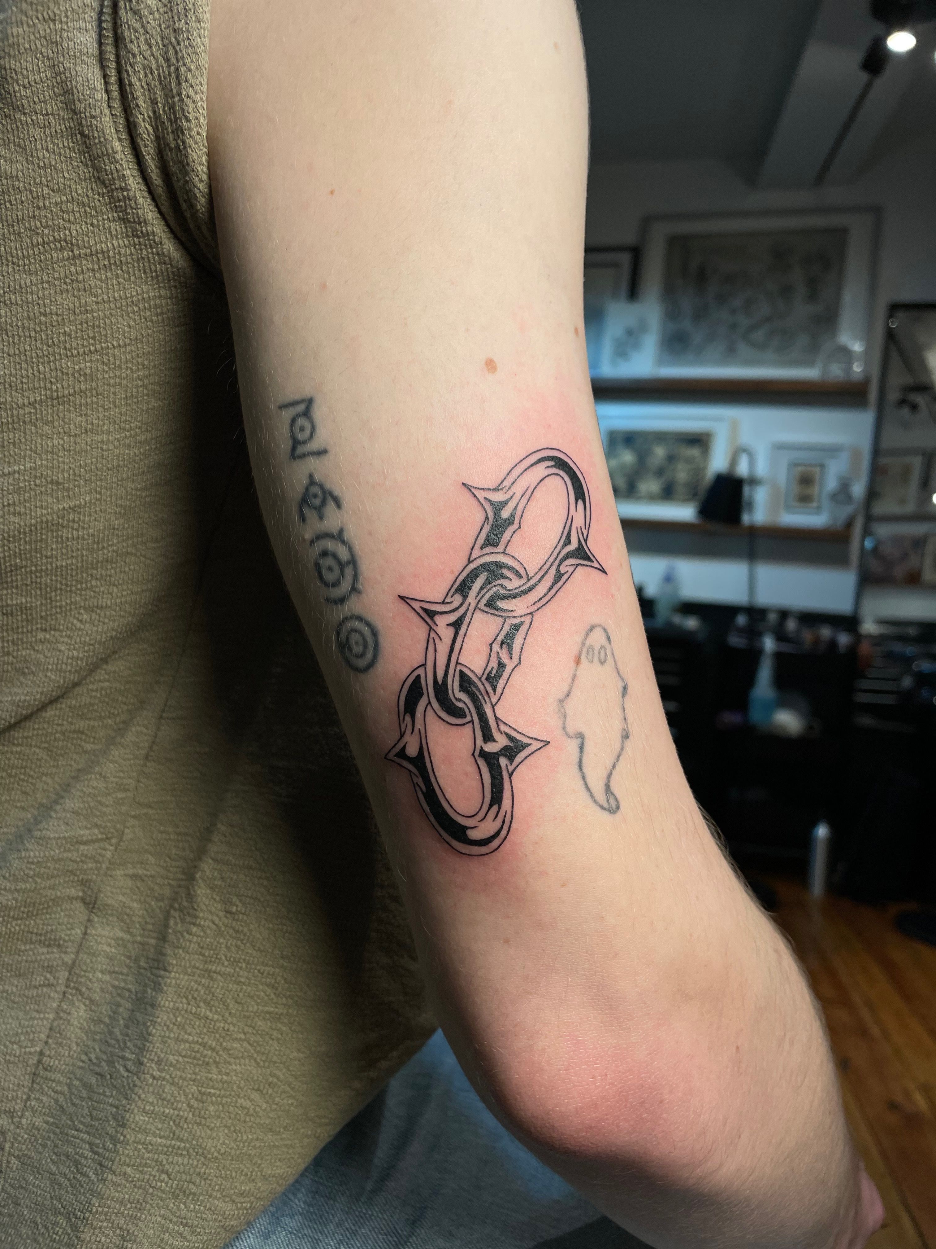 Intricate Chain Tattoo • Tattoodo