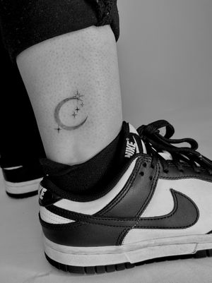 Ruth Hall • Tattoo Artist • Book Now • Tattoodo