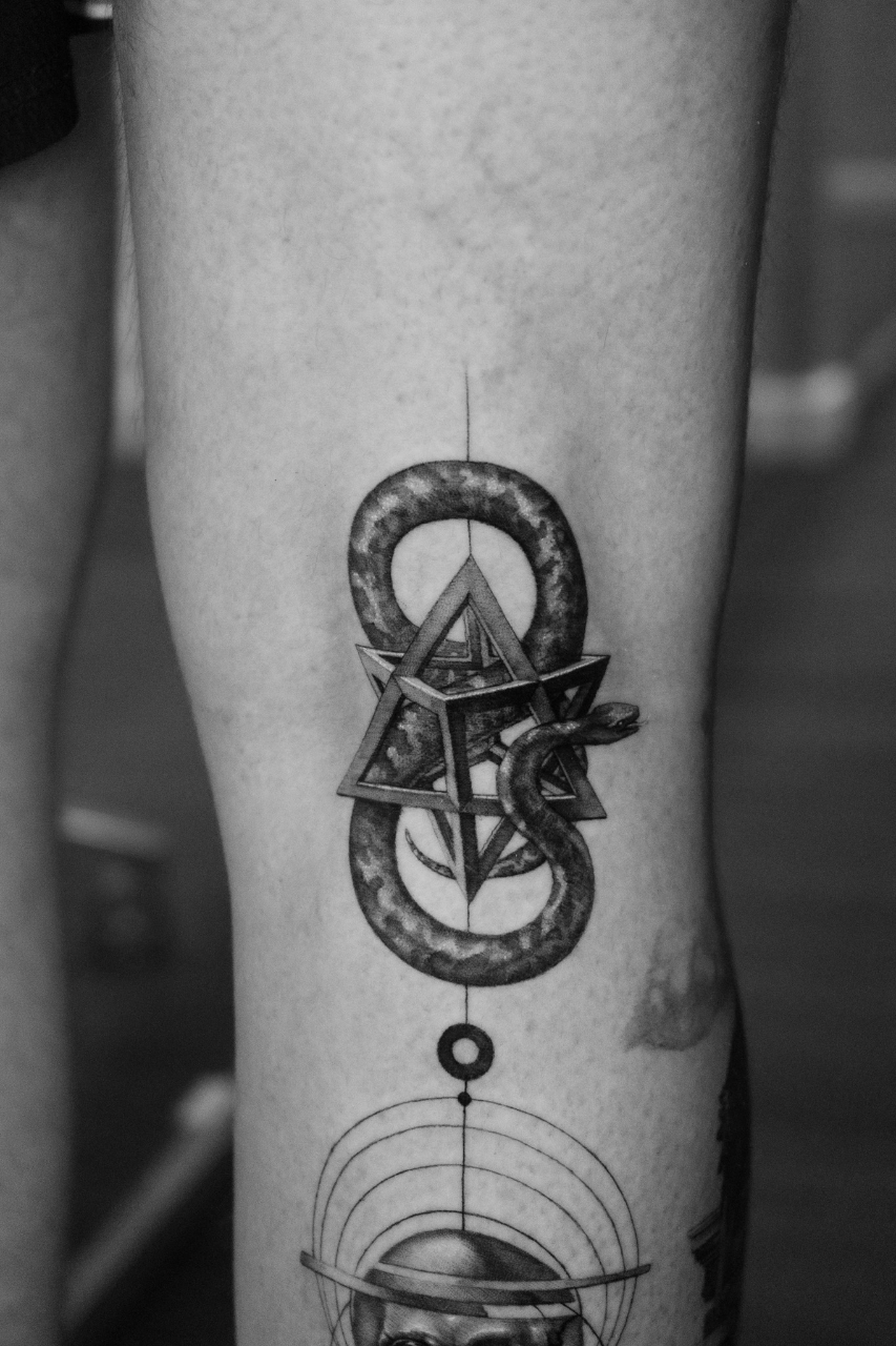 Geometric Snake & Star • Tattoodo