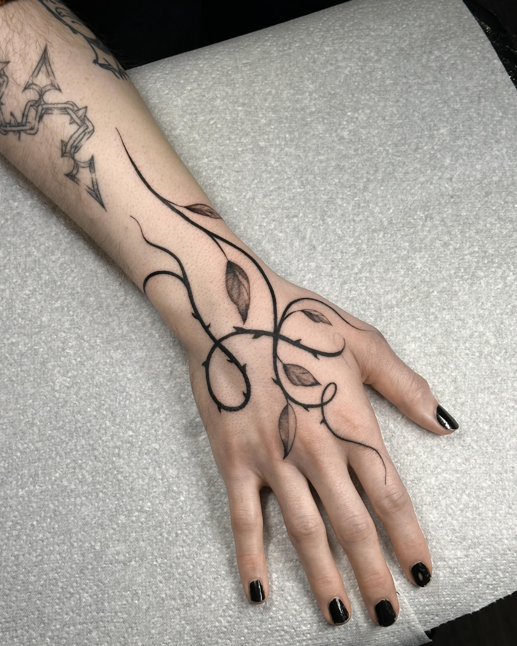Hand vine tattoos | Orangetattooshop.com