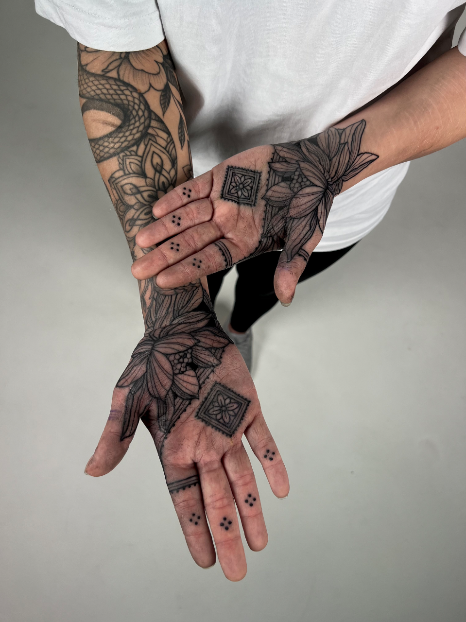 Hand Tattoos • Tattoodo