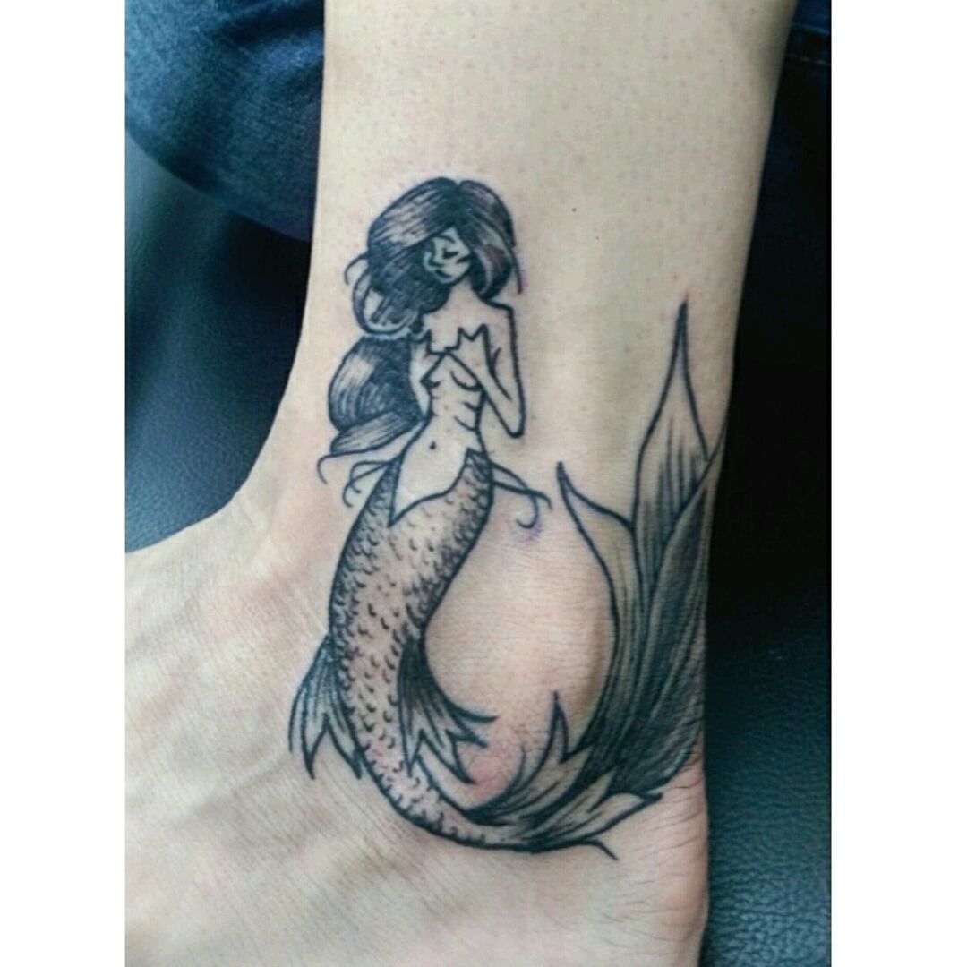 Tattoo uploaded by Angi López ”Love'n'Hate” • Tattoodo