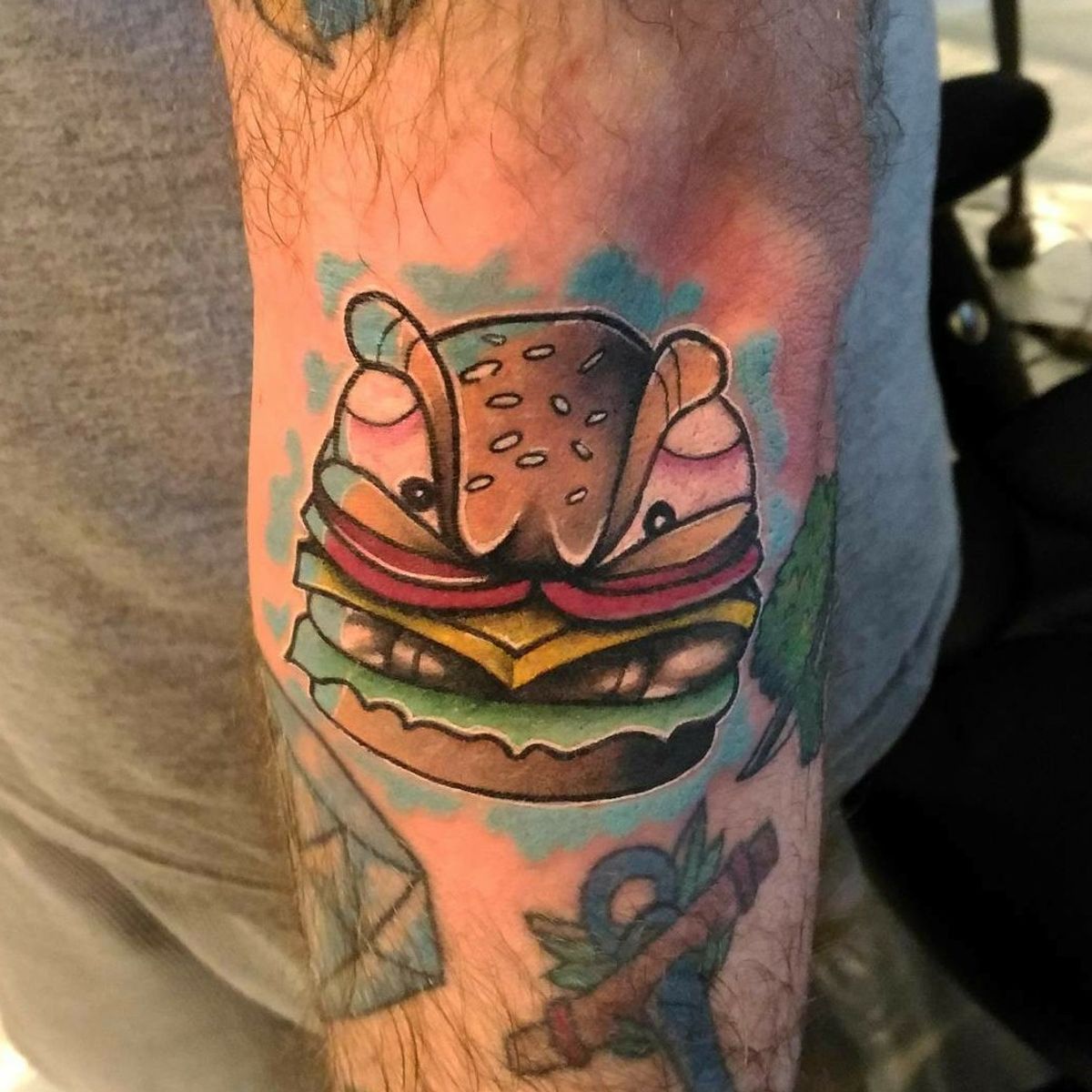 Tattoo uploaded by Gaspari Tattoo • Hamburguer. Feita especialmente ...