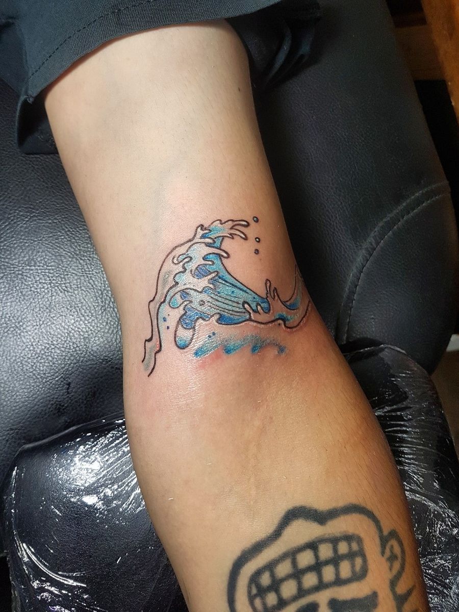 Tattoo uploaded by Dehuesotattoo • waves , love waves • Tattoodo
