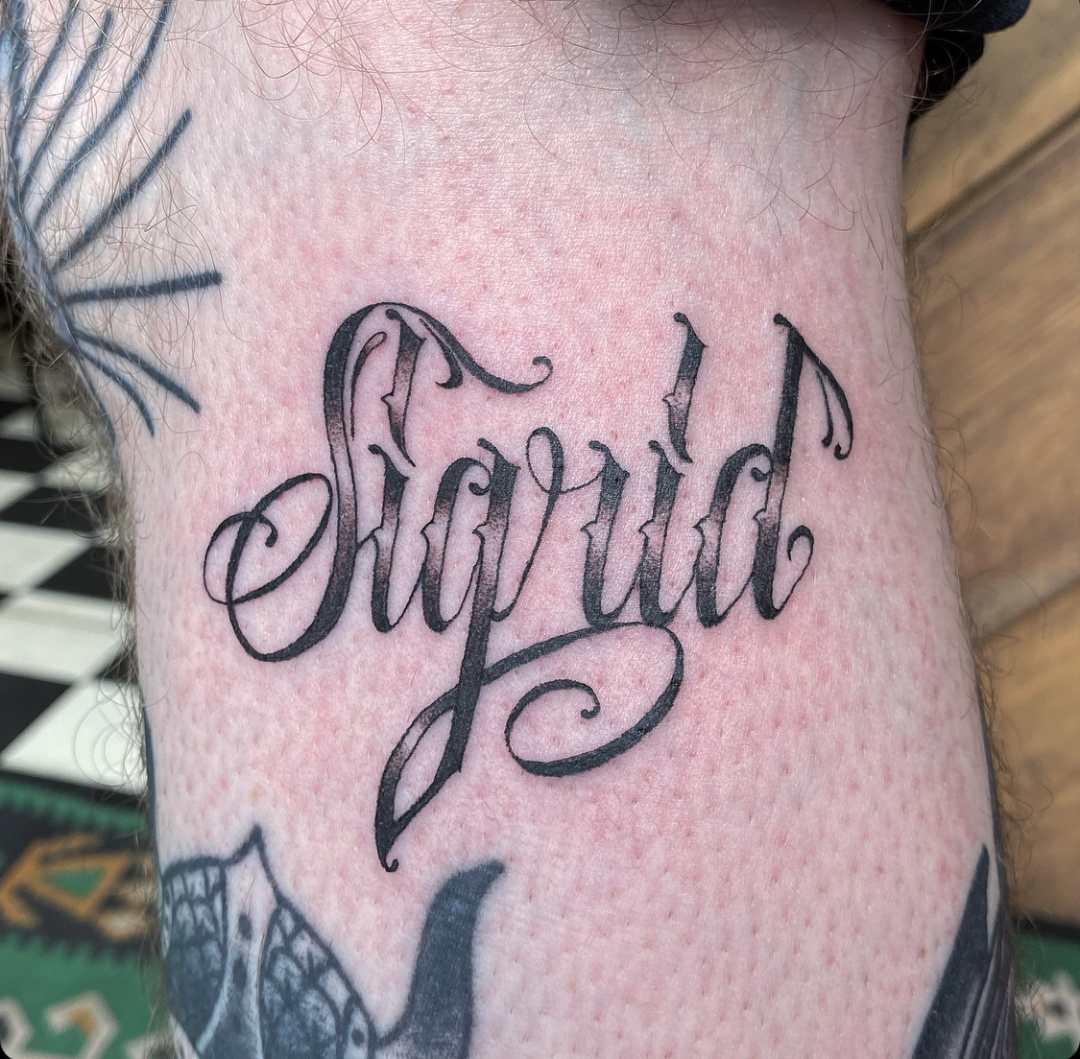 Graceful Script • Tattoodo