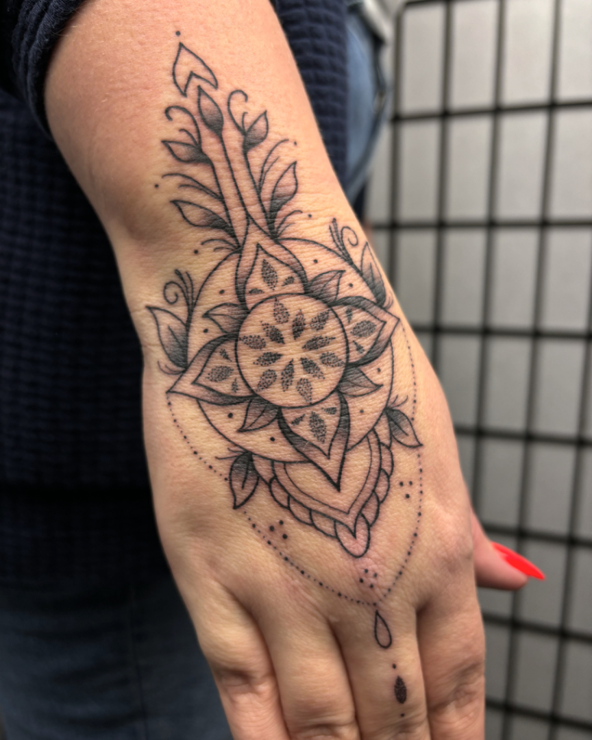 Tattoo uploaded by Alice Hope Tattoo • Tattoodo