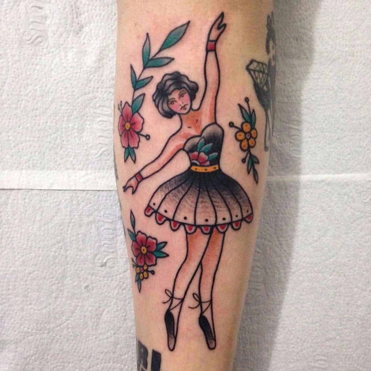 Tattoo uploaded by Rafaela Marchetti • Por Lisandra Siqueira! # ...