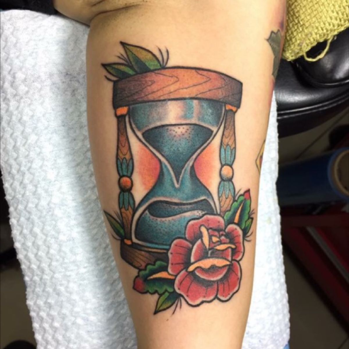 Tattoo uploaded by Sergio Quesada • Sandglass tattoo • Tattoodo