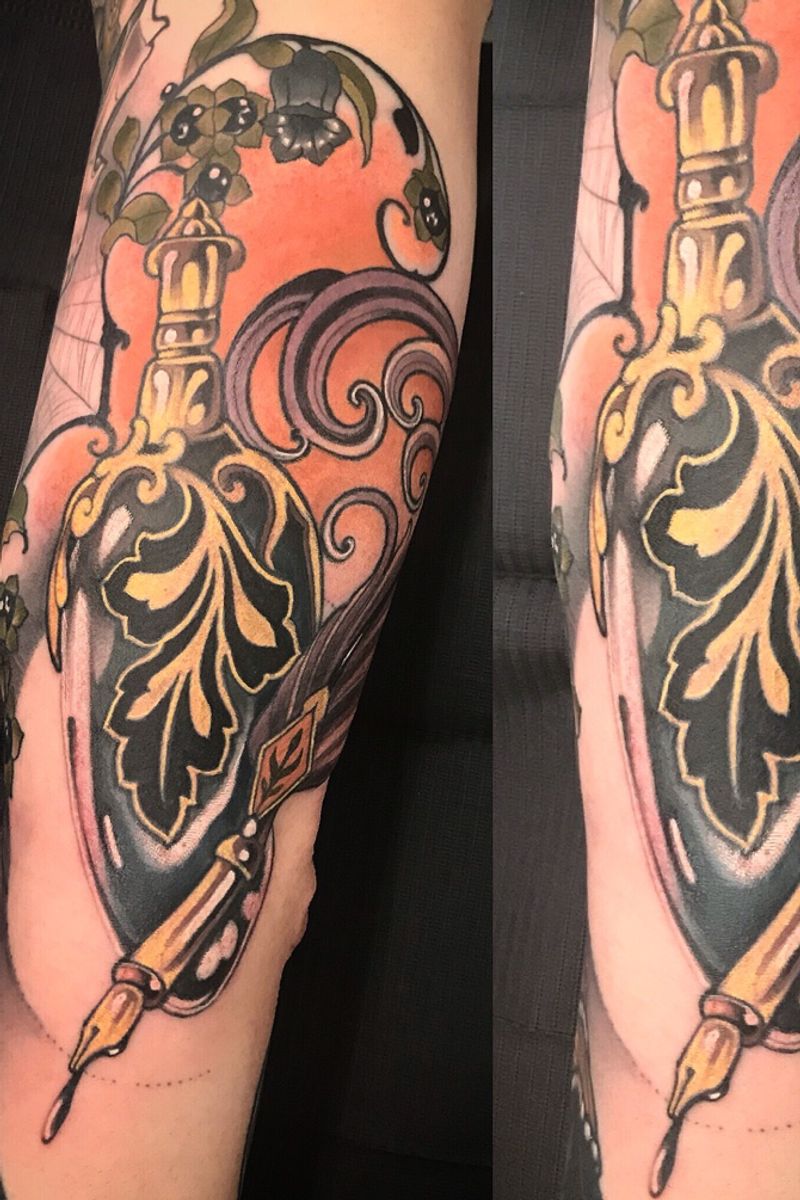 Tattoo uploaded by Vale Lovette • Tattoodo