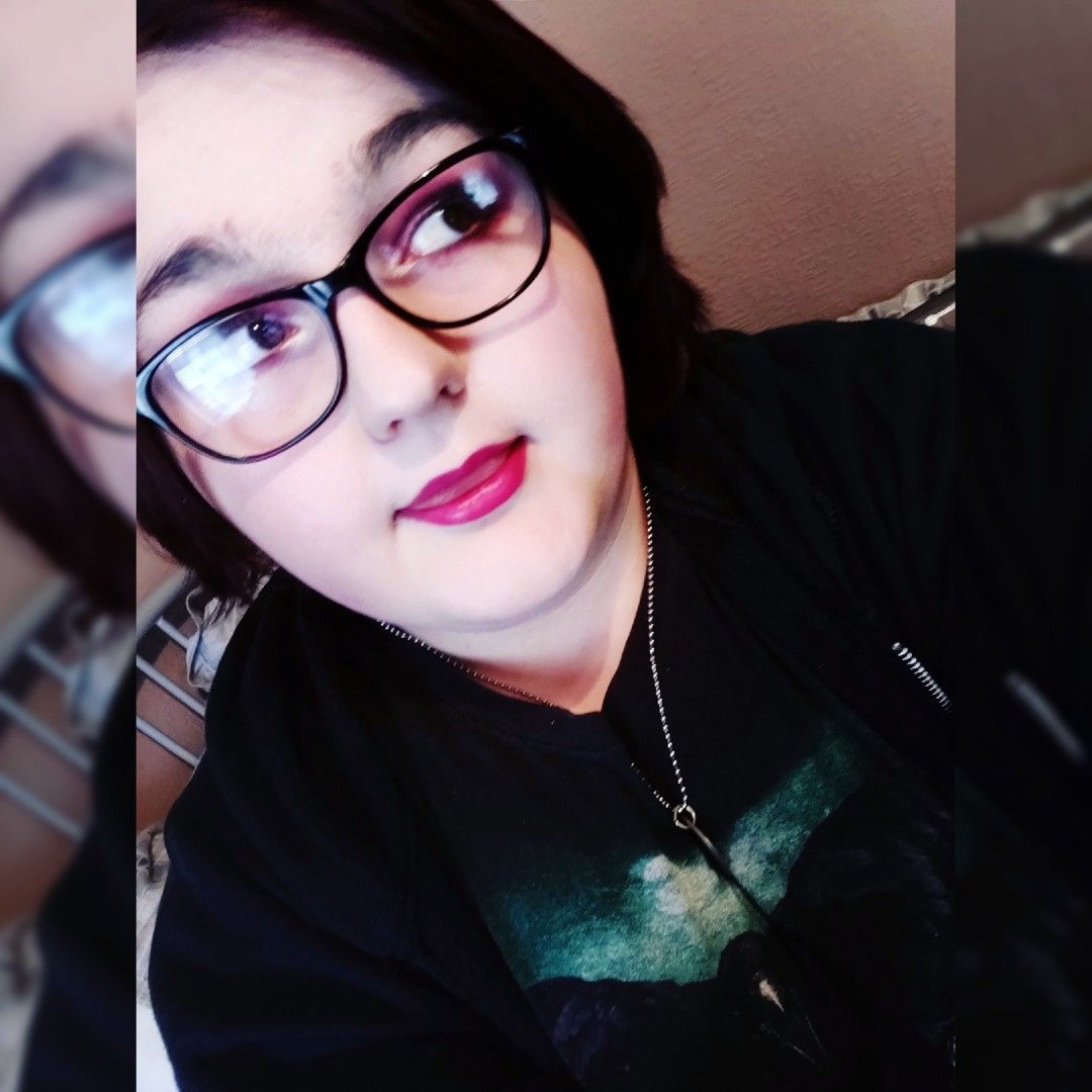 Sarah Mitzel's Instagram, Twitter & Facebook on IDCrawl