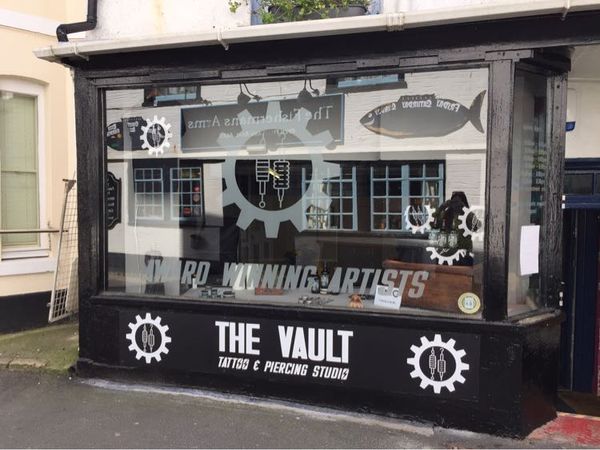 Cat Allen • Tattoo Artist • Tattoodo