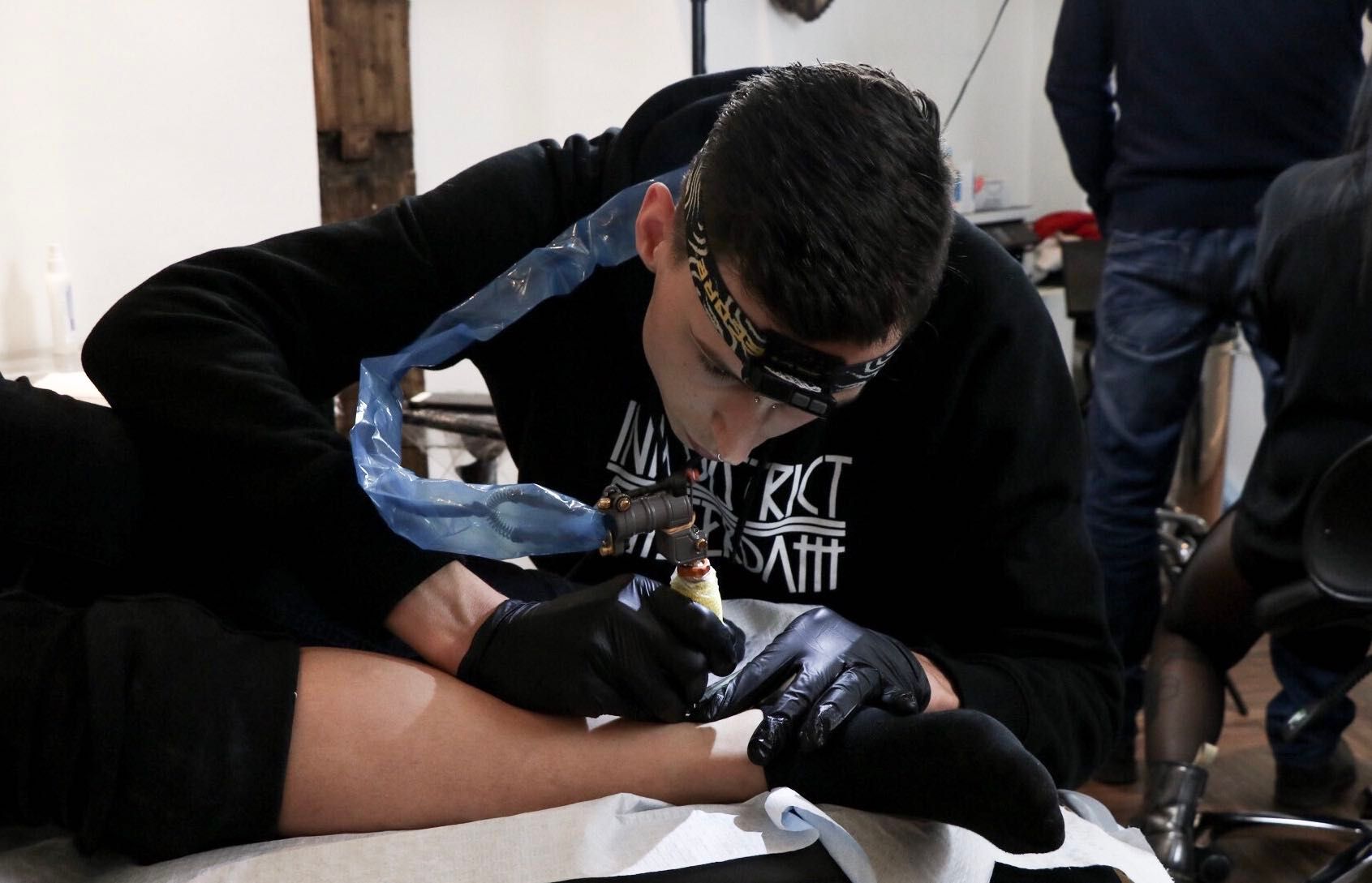 Oliver • Tattoo Artist • Book Now • Tattoodo